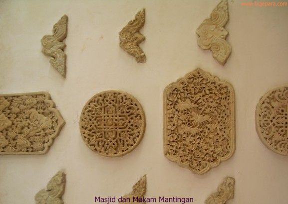 desain: MAKAM DAN MASJID MANTINGAN